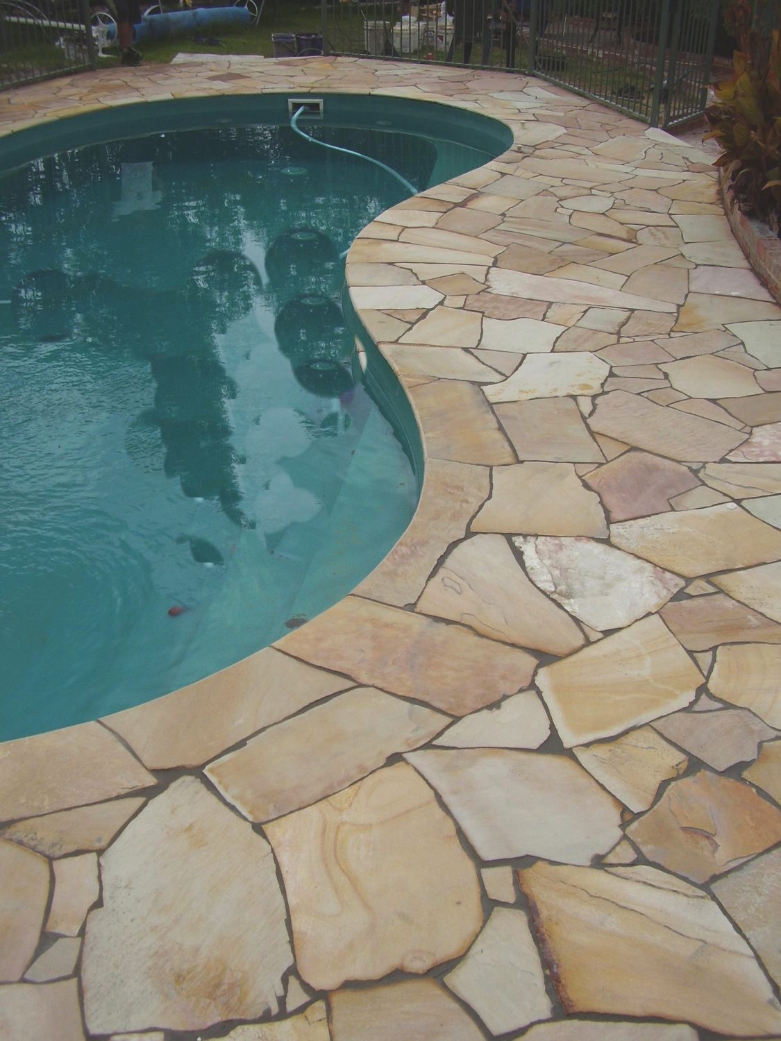 Sandstone Crazy Paving Pool Coping, Crazy Paving Pool Pavers - Crazy Paving Pavers Experts ...